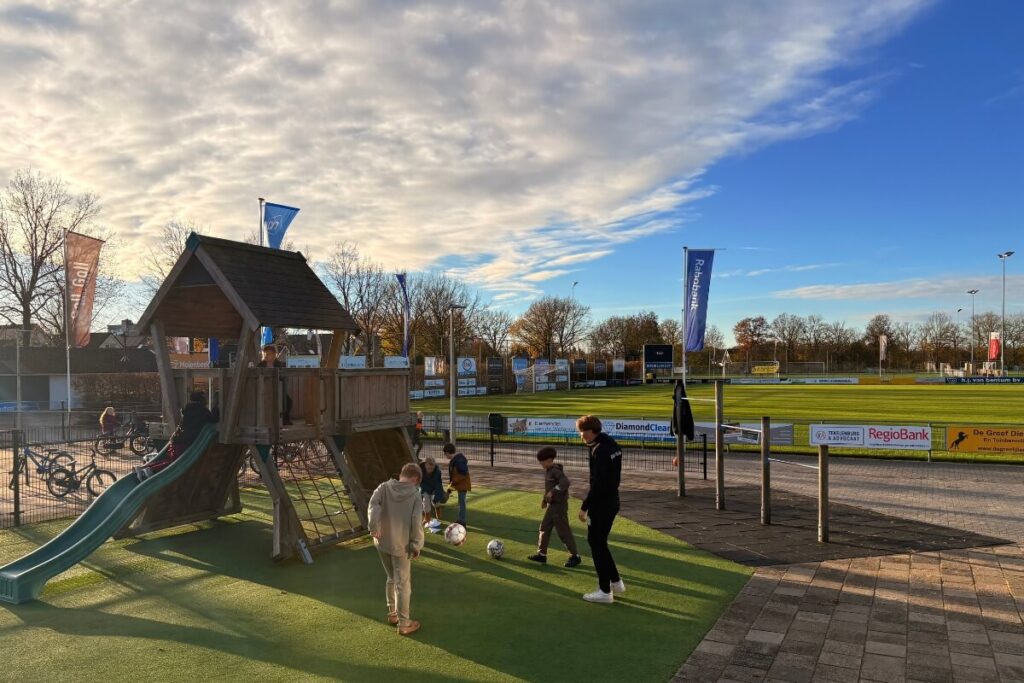 Over SNO - It's SNO time